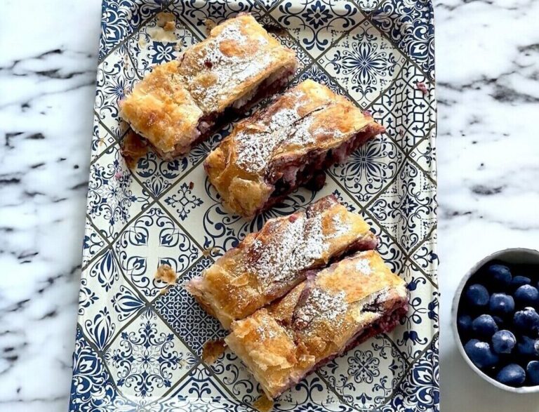 Blueberry Cream Cheese Strudel - Minas Bakery - Cheese and Puff Pastry