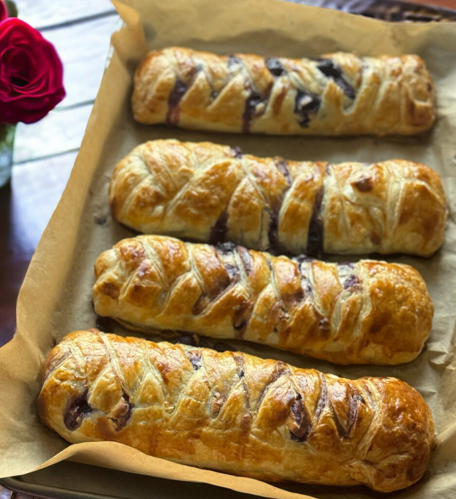 Blueberry Cream Cheese Strudel - Minas Bakery - Cheese and Puff Pastry